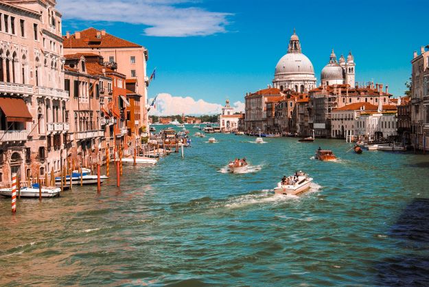 Il Veneto tra le mete preferite dai turisti stranieri. Venezia e Verona ...